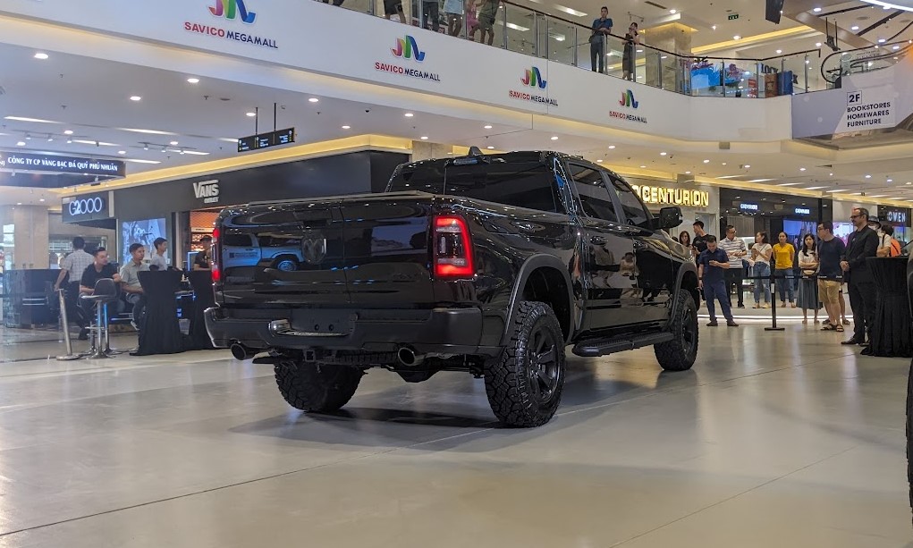 Bán tải cỡ lớn RAM 1500 Rebel ra mắt tại Việt Nam, giá ban đầu chỉ ...