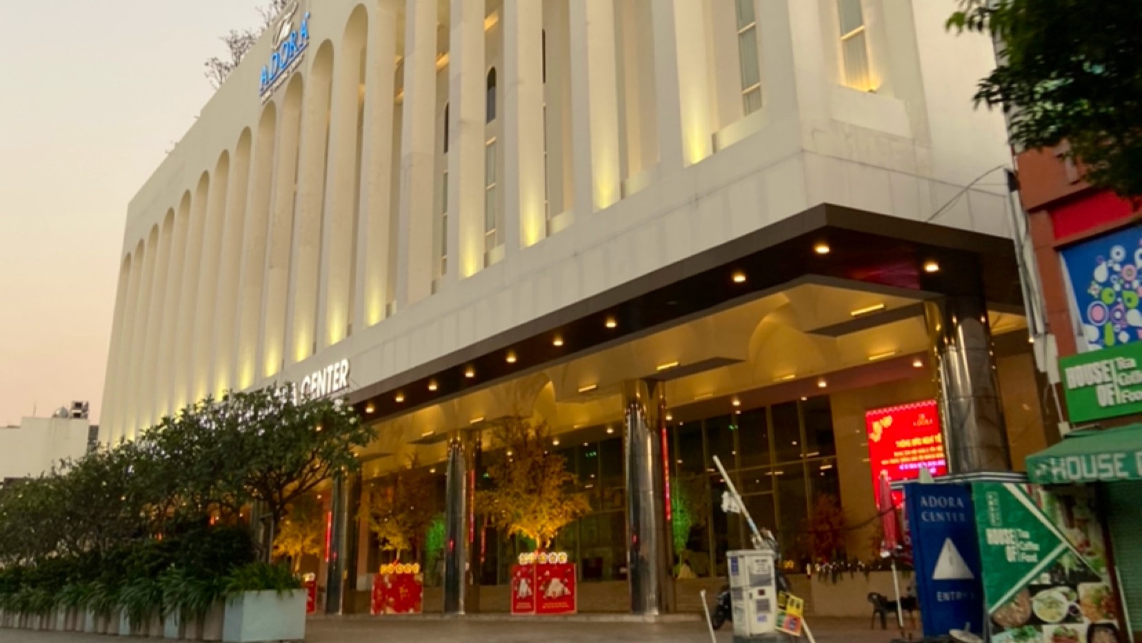 Trung tâm Hội nghị The Adora Center