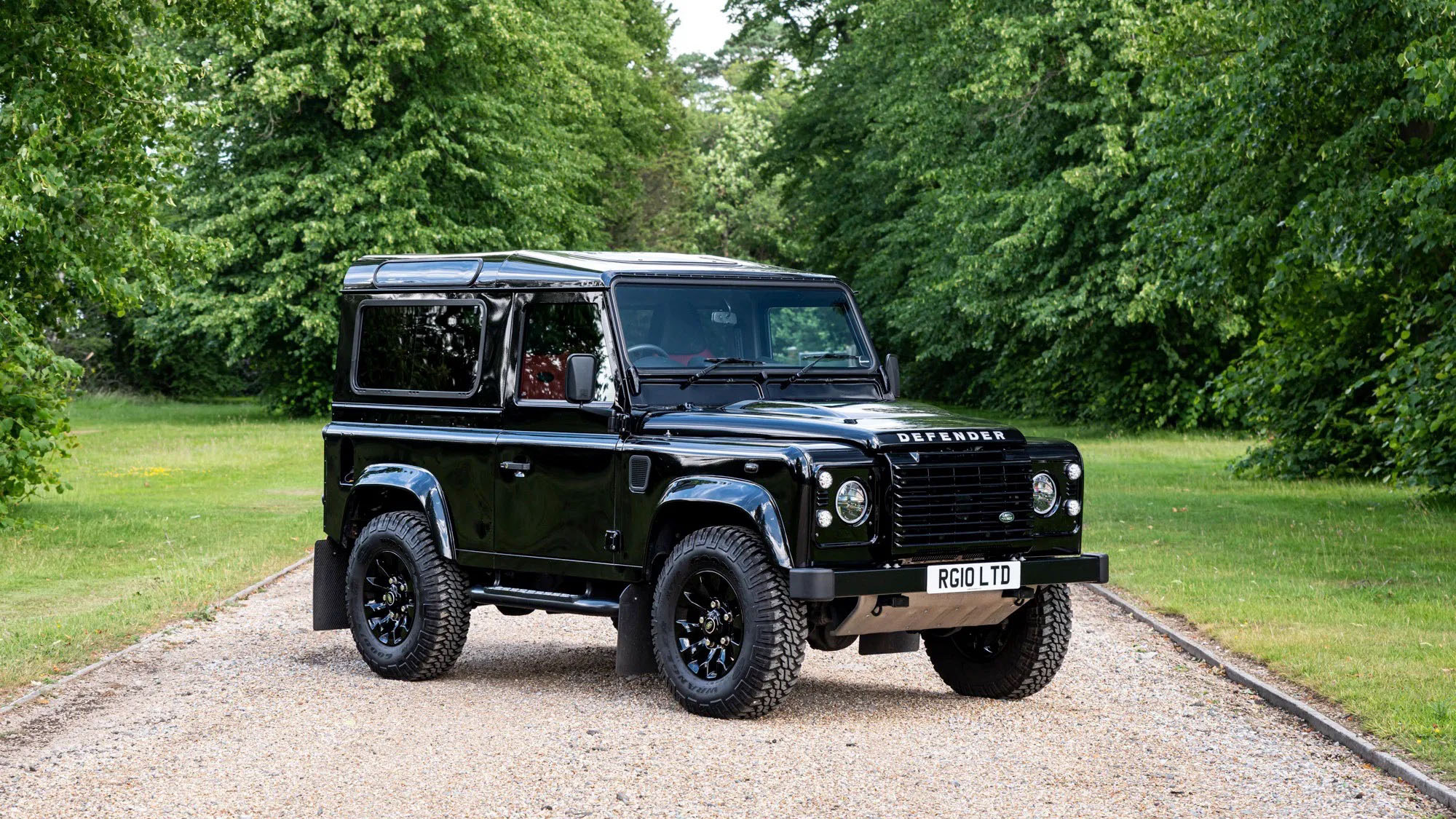 Triệu hồi Land Rover Defender và Range Rover trên toàn cầu do các vấn ...